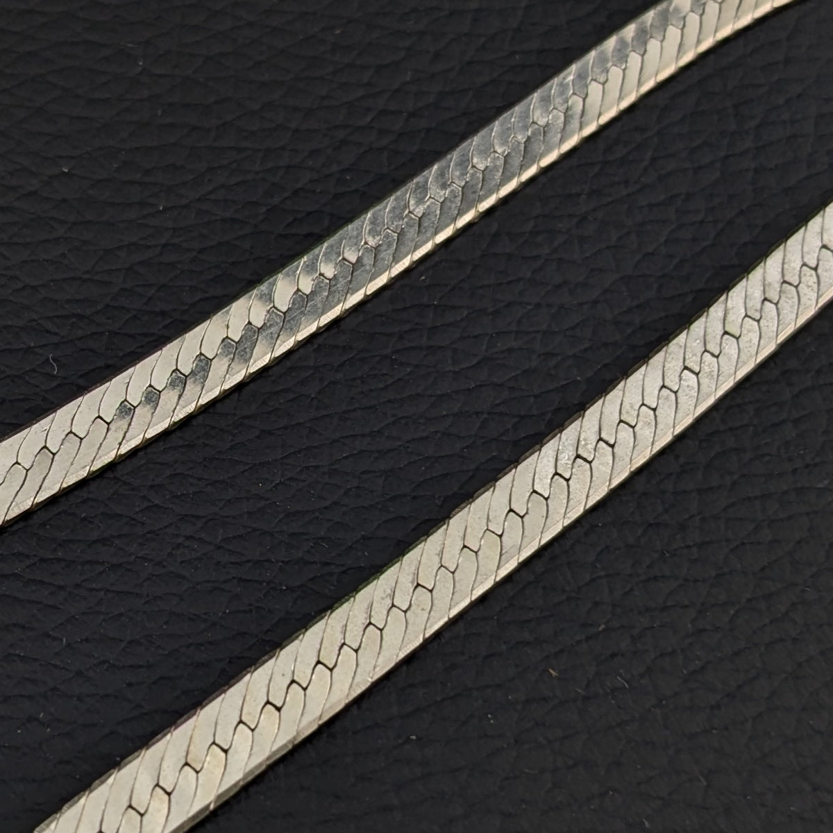 ヴィンテージ イタリアンシルバー925 ヘリンボーンチェーン ロングネックレス 27.5g – defsilver